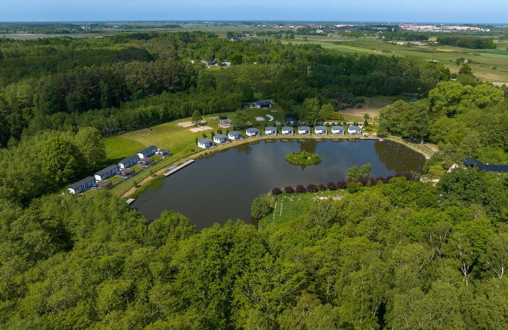 Domki nad stawem. Na Spławiu | KAMERALNY Tiny House Darłowo 🤩